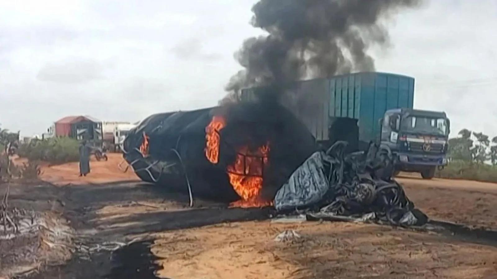 BREAKING: Over 30 dead, 40 injured as fuel tanker explodes in Niger ...