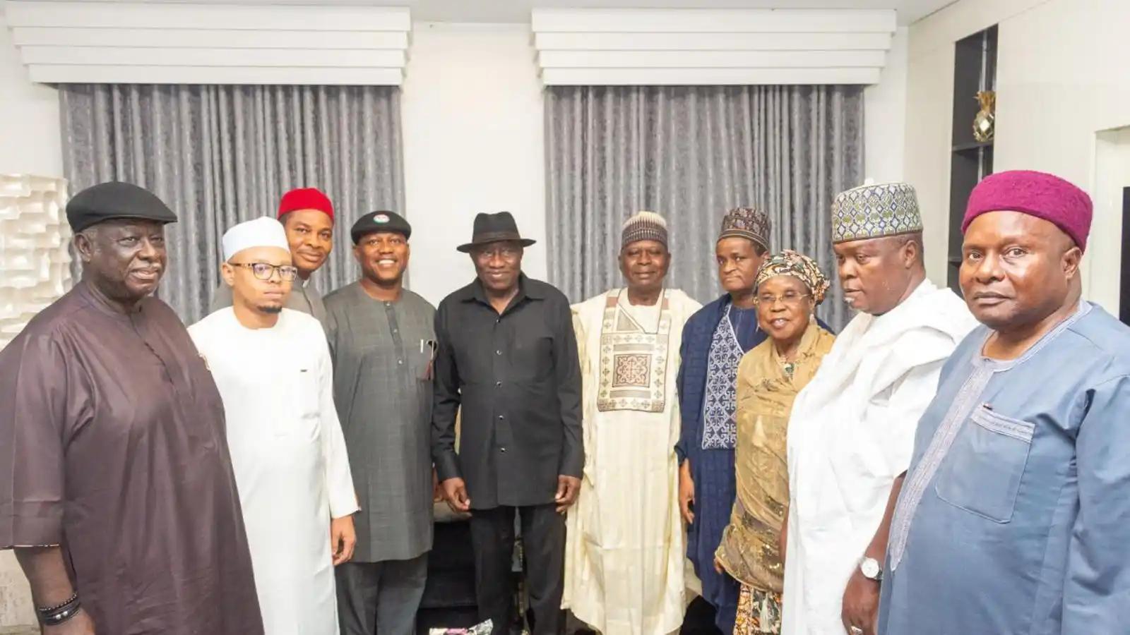 Details of Jonathan's meeting with PDP leaders emerge (Photos) | Intel ...