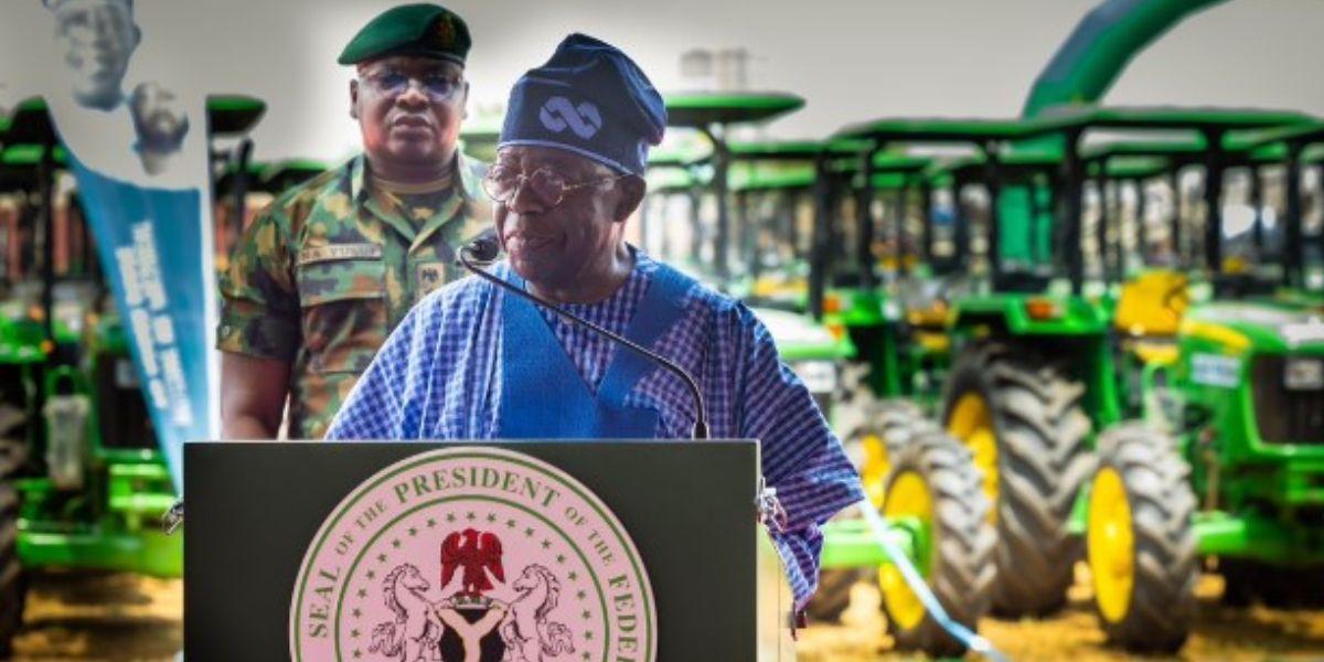 Tinubu shows off schoolmate from Chicago university (Video) | Intel Region