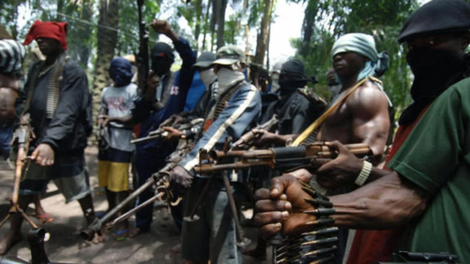 JUST IN: Panic as gunmen abduct six Defence Ministry directors on way ...